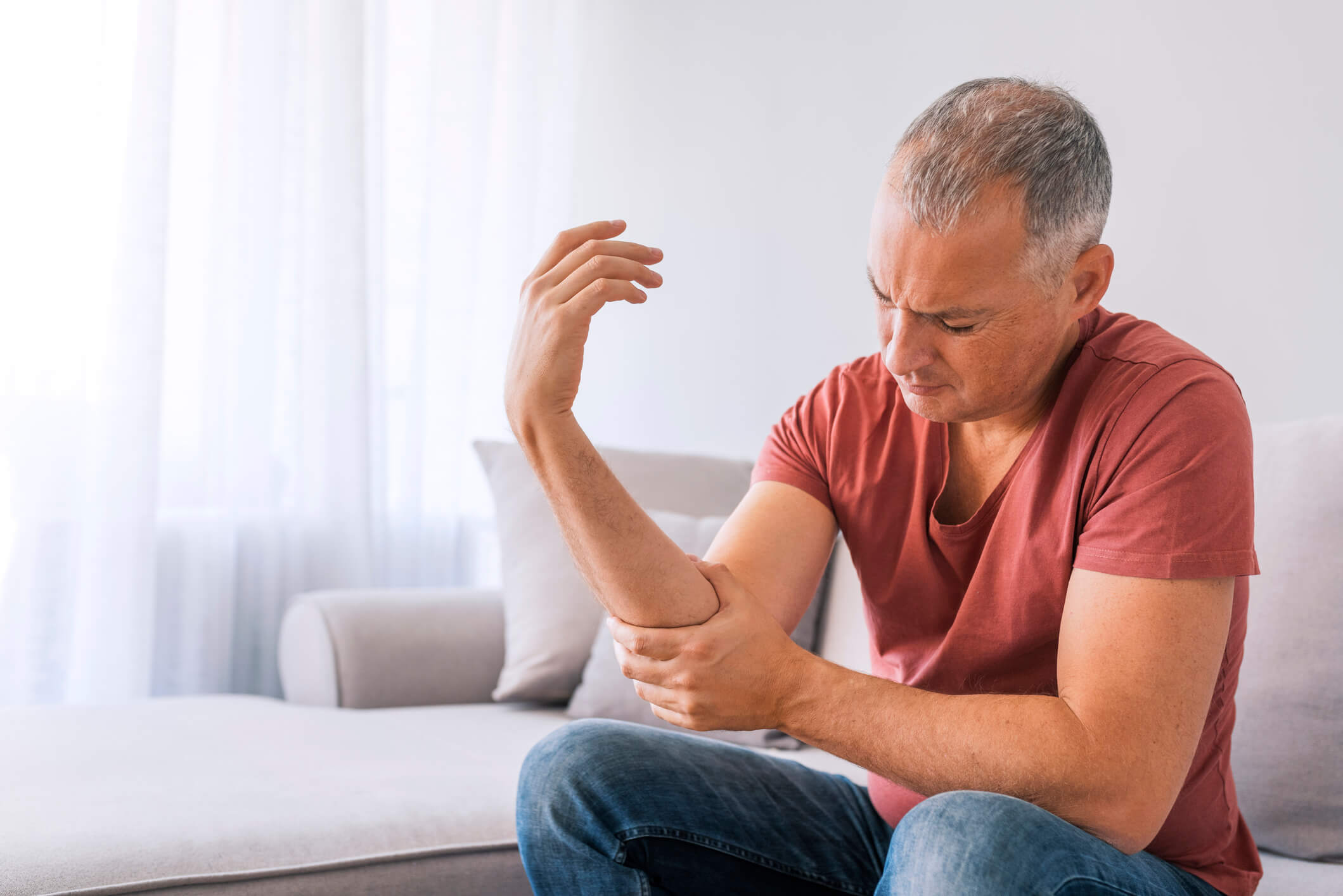 How to Tell if Your Elbow Pain is Serious | BenchMark PT